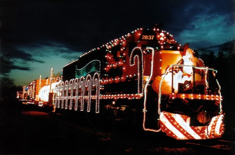 The BIG Guide To Maine's Holiday Events & Festivals | From The Coast To ...