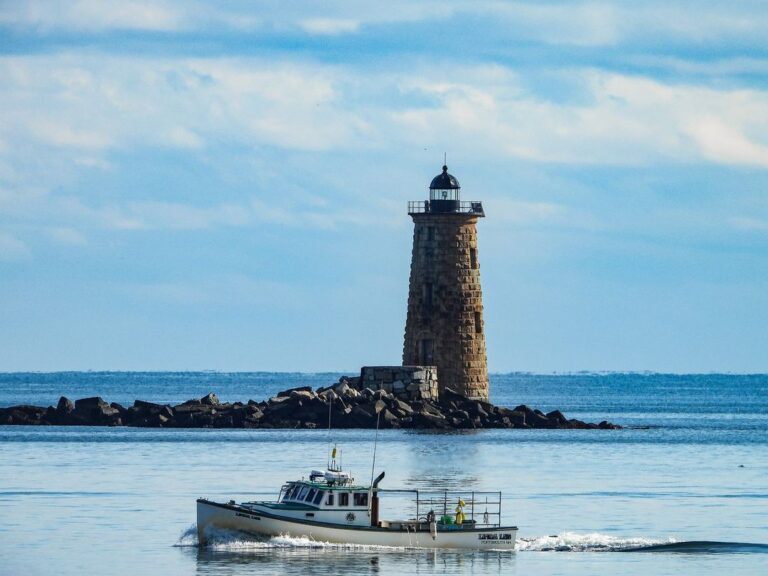 The ULTIMATE Maine Lighthouse Road Trip